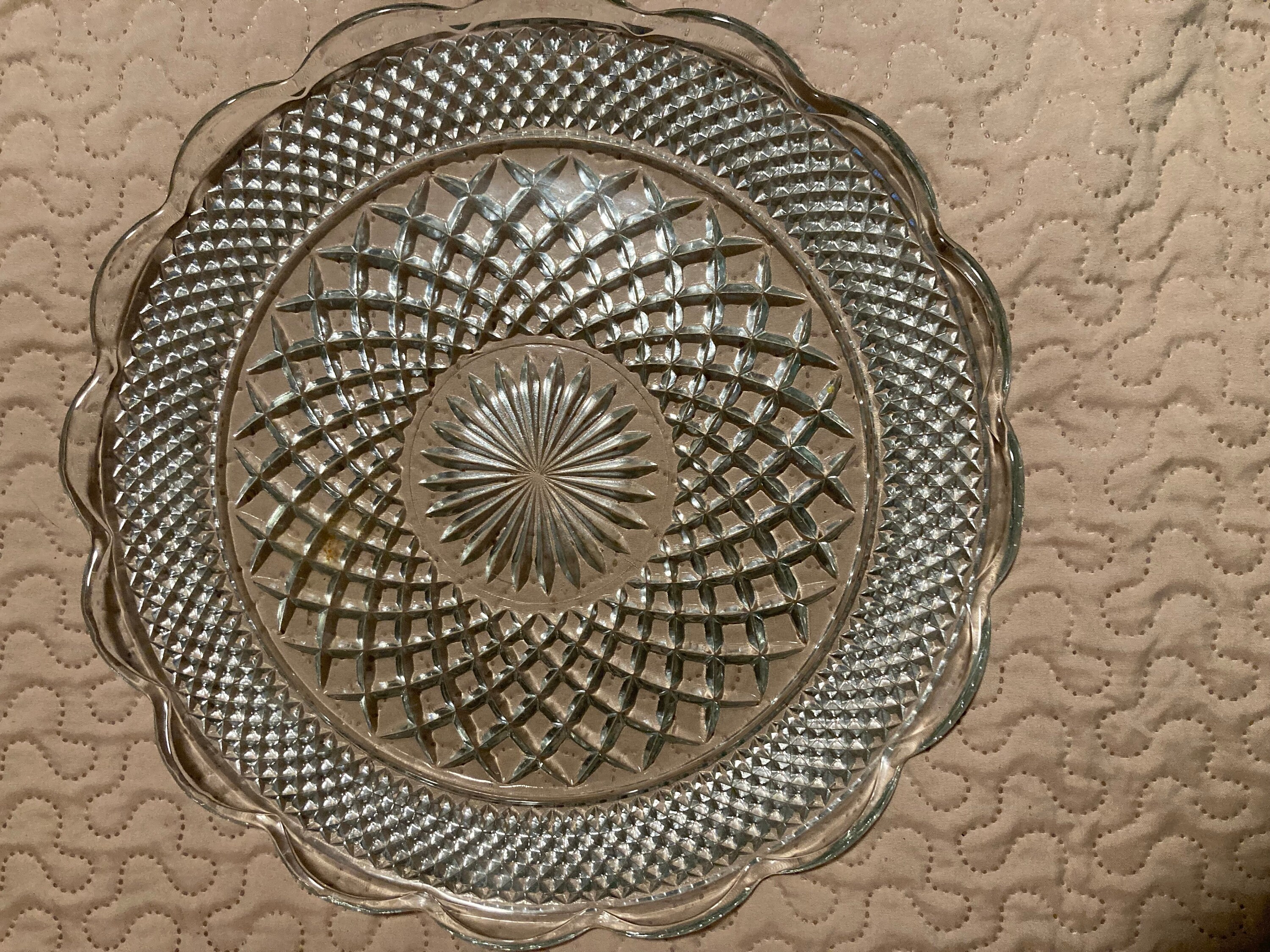 Vintage Anchor Hocking Wexford Pattern Glass Scalloped Rim Crisscross ...