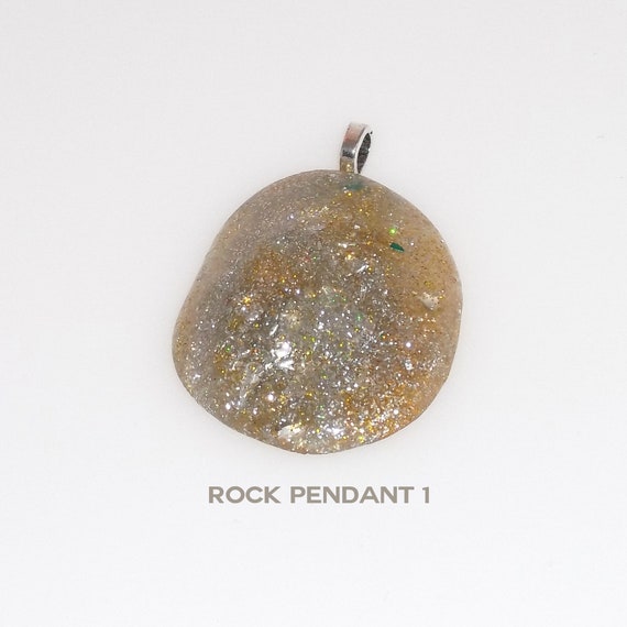 Handcrafted rock Pendants | Etsy