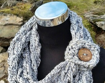 Scarf with buttons | Etsy