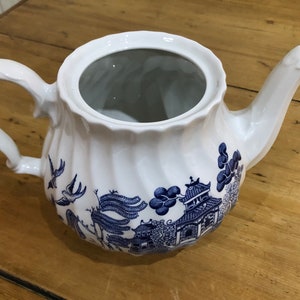 Wessex Collection Blue and White Willow Pattern Teapot - Etsy