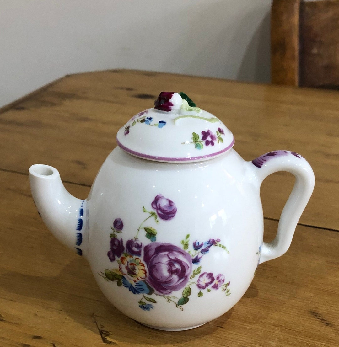 Franklin Mint, Victoria and Albert Museum, Mennecy Small Porcelain ...