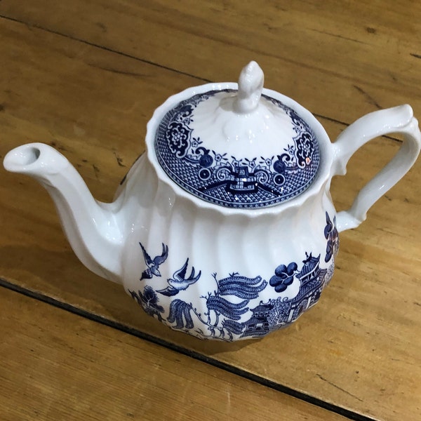 Blue Willow Teapot - Etsy