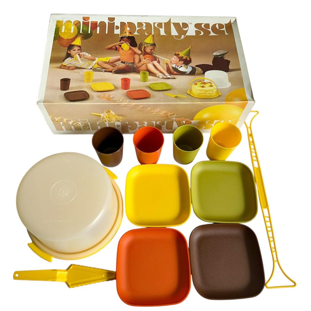 VTG Tupperware Mini Party Set Toys in Box 1980 Plates Cups Cake Taker ...