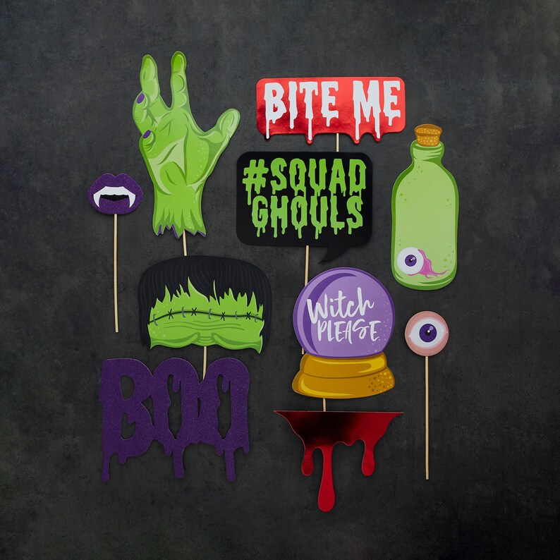 FABULOUSLY CREEPY HALLOWEEN Photo Booth Props for a Spoktackular ...