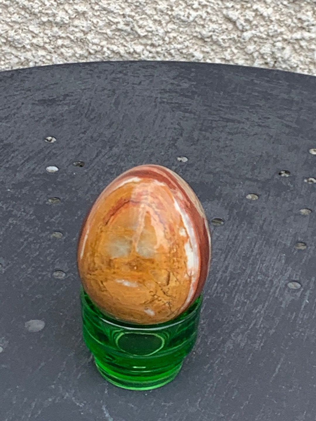 Oeuf de collection en pierre polie, en marbre, veines blanches, beiges ...