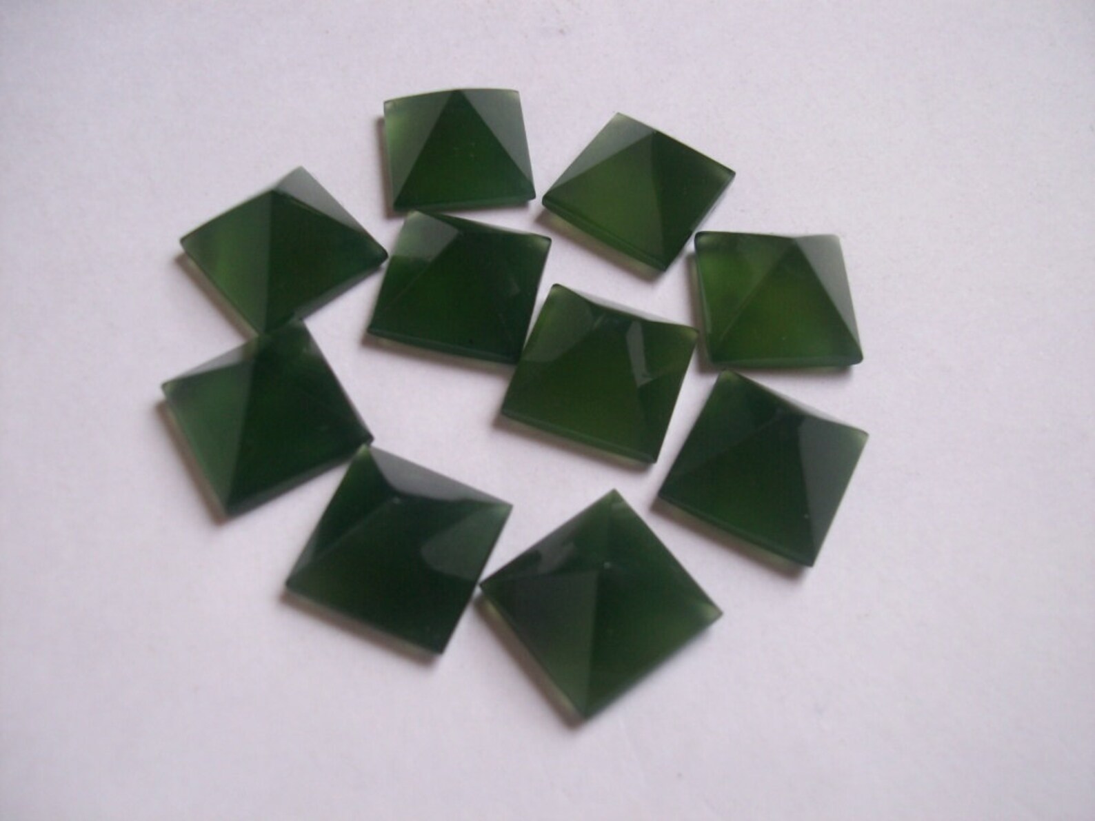1 Pieces 12.5mm PYRAMID Dark Green SERPENTINE Pyramid Square - Etsy