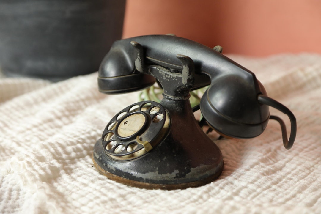 Authentic 1920s Telephone, Automatic Electric Monophone, Old Fashioned ...
