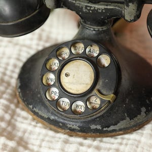 Authentic 1920s Telephone, Automatic Electric Monophone, Old Fashioned ...