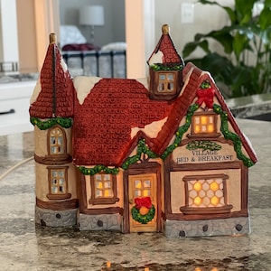 Dickens Keepsake Village Bed and Breakfast, English Yuletide Christmas ...