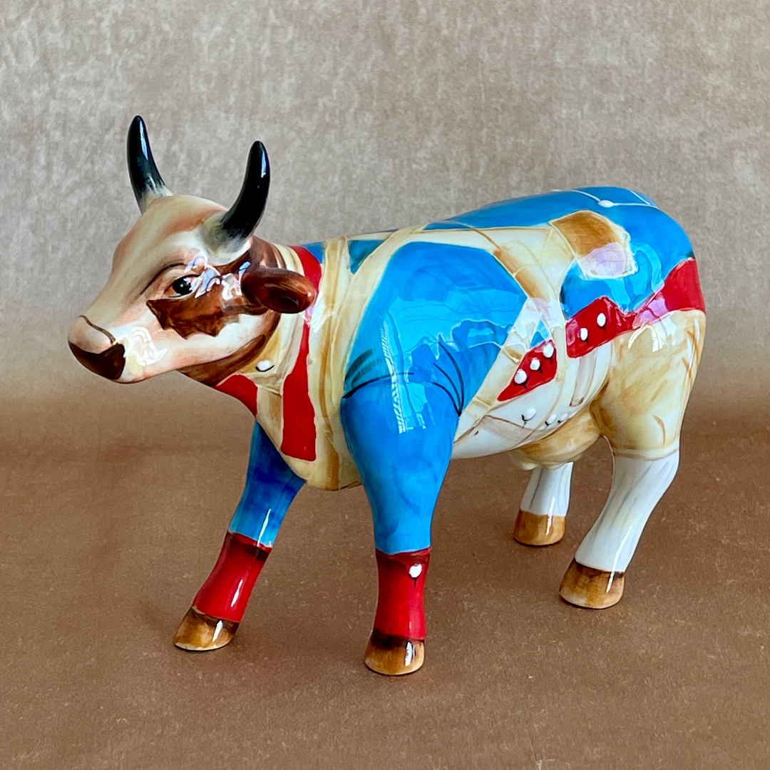 Cow Parade Revolutionary Cow Statue, Traditional Soldier Patriot Cow ...