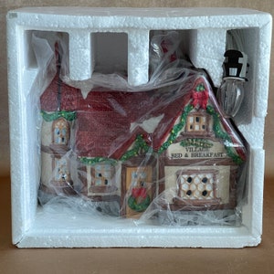 Dickens Keepsake Village Bed and Breakfast, English Yuletide Christmas ...