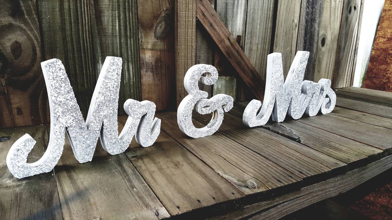 Mr & Mrs Sign | Etsy