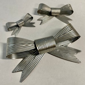 Metal Bow 3 Dimensional Bow 3 Sizes - Etsy