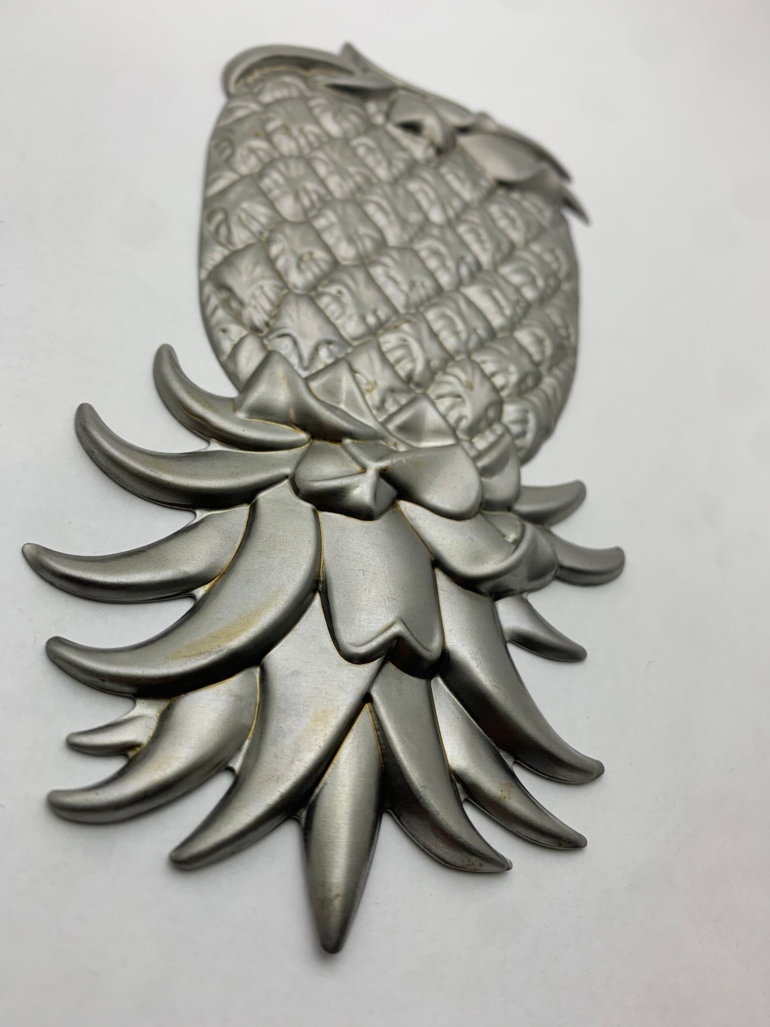 Large Metal Pineapple - Etsy
