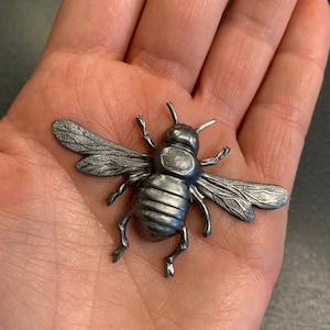 Small 3D Metal Bumble Bee Silver or Gold - Etsy