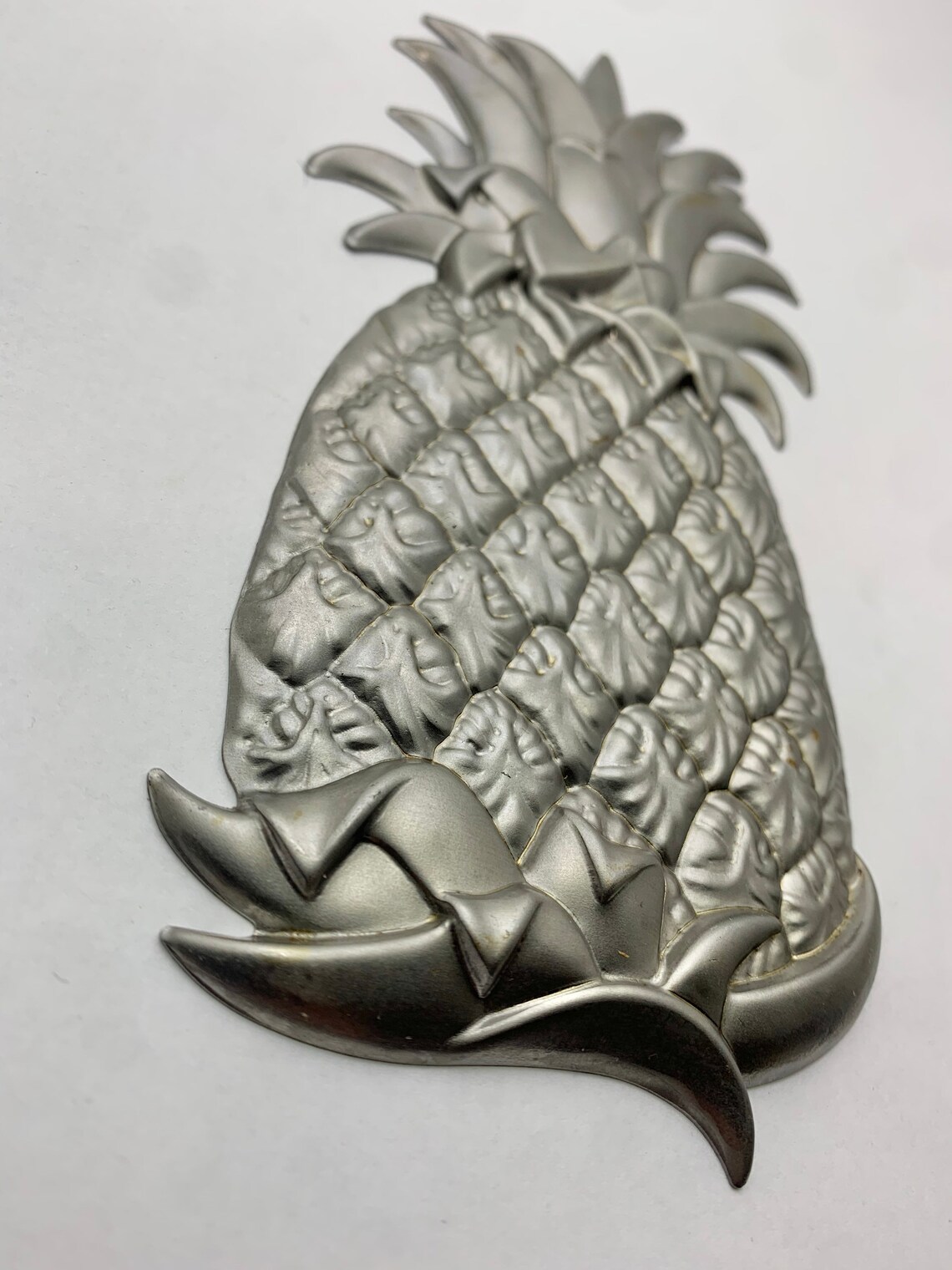 Large Metal Pineapple - Etsy