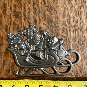 Metal Silver Christmas Santa Sleigh Holiday Christmas Decorations Craft ...