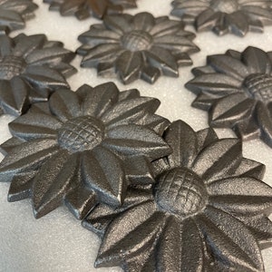 Cast Iron Daisy Flower Metal Rosette - Etsy