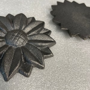 Cast Iron Daisy Flower Metal Rosette - Etsy
