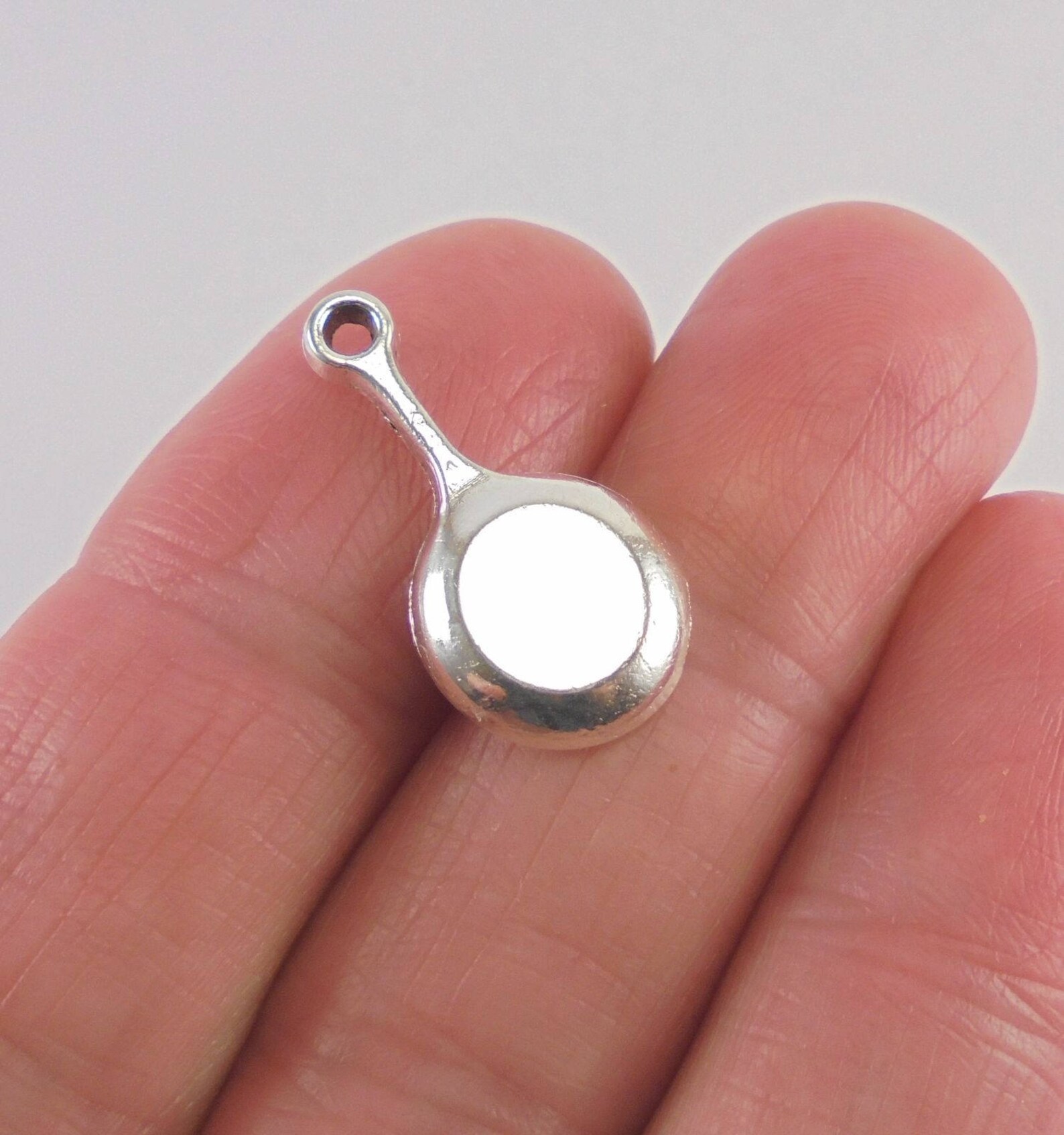 8 Frying Pan Charms 22x11x3mm Shiny Silver Finish - Etsy