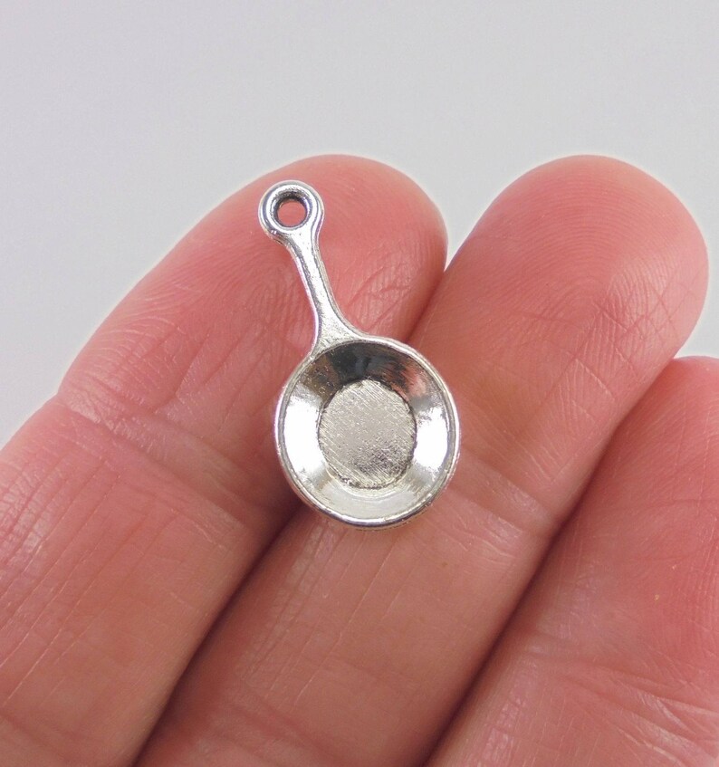8 Frying Pan Charms 22x11x3mm Shiny Silver Finish - Etsy