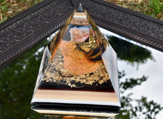 Custom Pyramid Memorial Pyramid Pet Memorial Decorative - Etsy