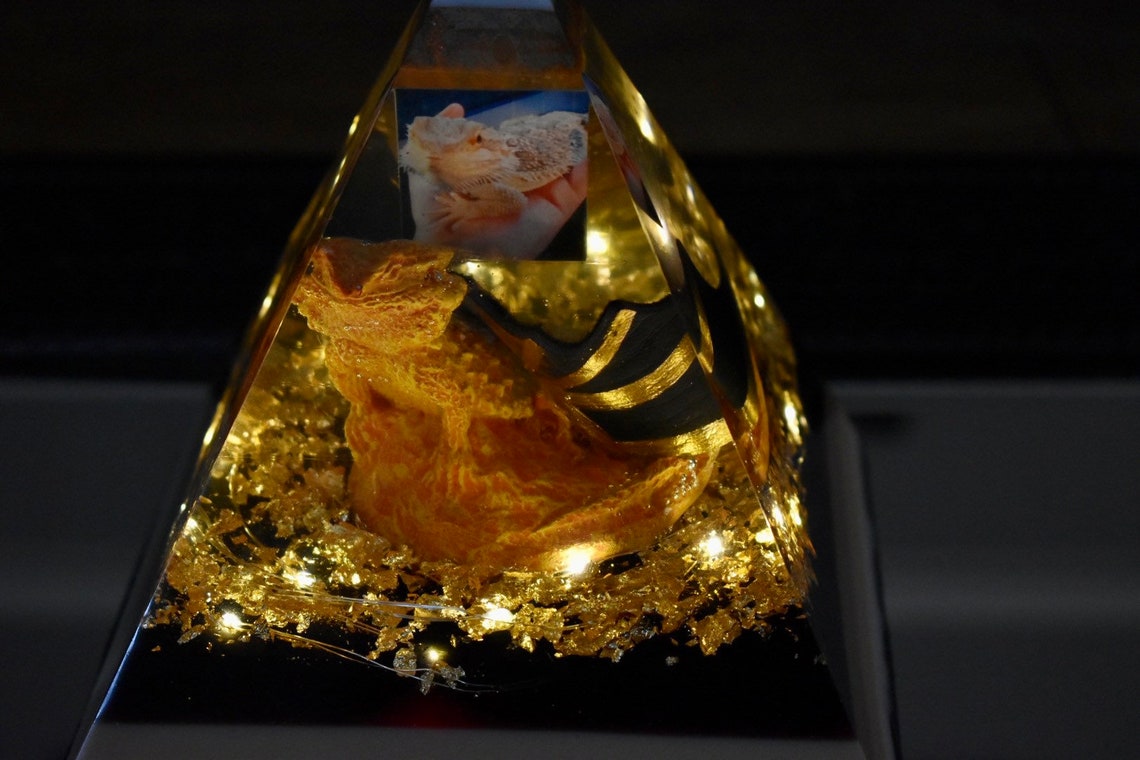 Custom Pyramid Memorial Pyramid Pet Memorial Decorative - Etsy