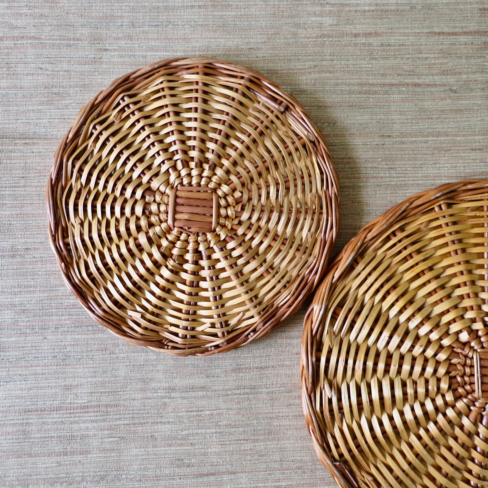 Vintage Round Wall Baskets With Scalloped Edges and Square - Etsy