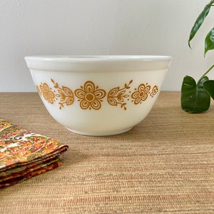 Vintage Pyrex Butterfly Gold Mixing Bowls - Set of 3 - Numbers 475-B ...