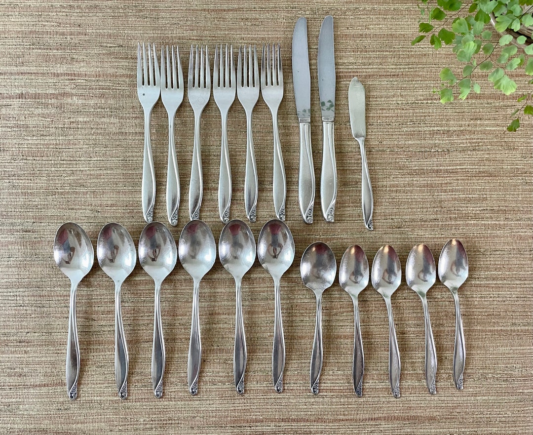 Vintage Wm A Rogers Silver Overlaid Oneida Flatware Flowertime Pattern ...