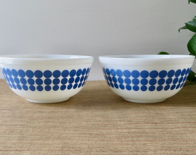 Vintage Pyrex - Pyrex New Dots Mixing Bowl #403 - Blue Polka Dots - 2 1 ...