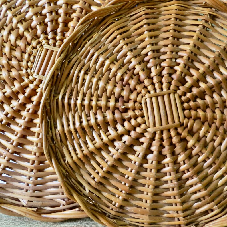 Vintage Round Wall Baskets With Scalloped Edges and Square - Etsy