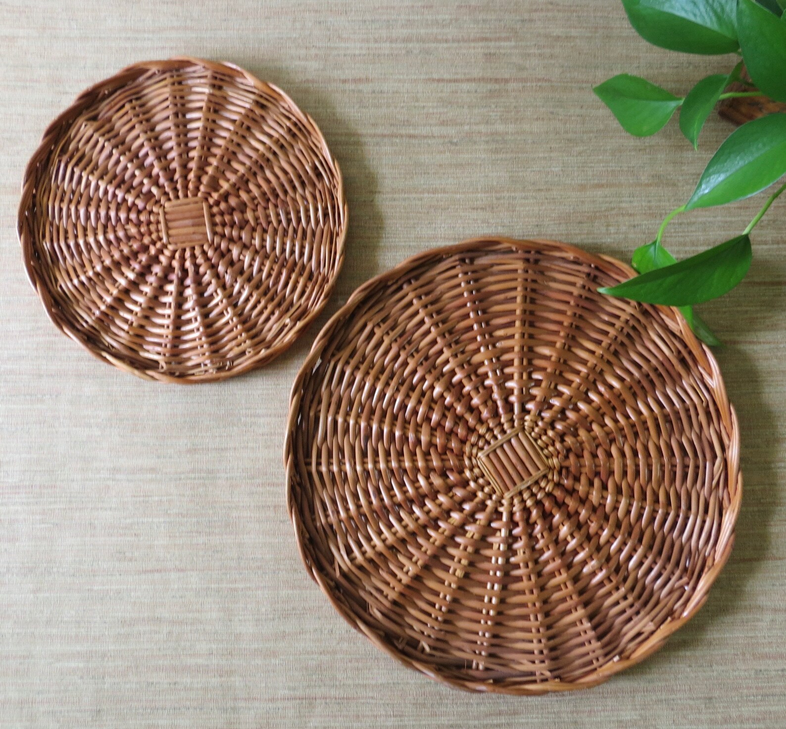 Vintage Round Wall Baskets With Scalloped Edges and Square - Etsy