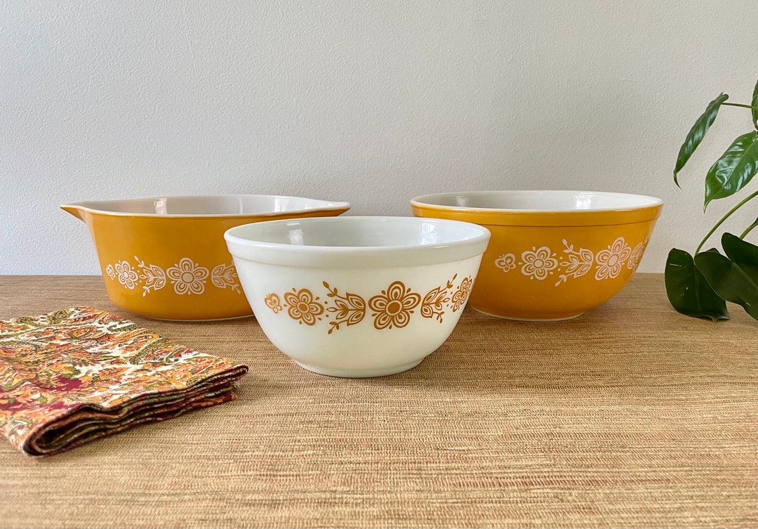 Vintage Pyrex Butterfly Gold Mixing Bowls - Set of 3 - Numbers 475-B ...