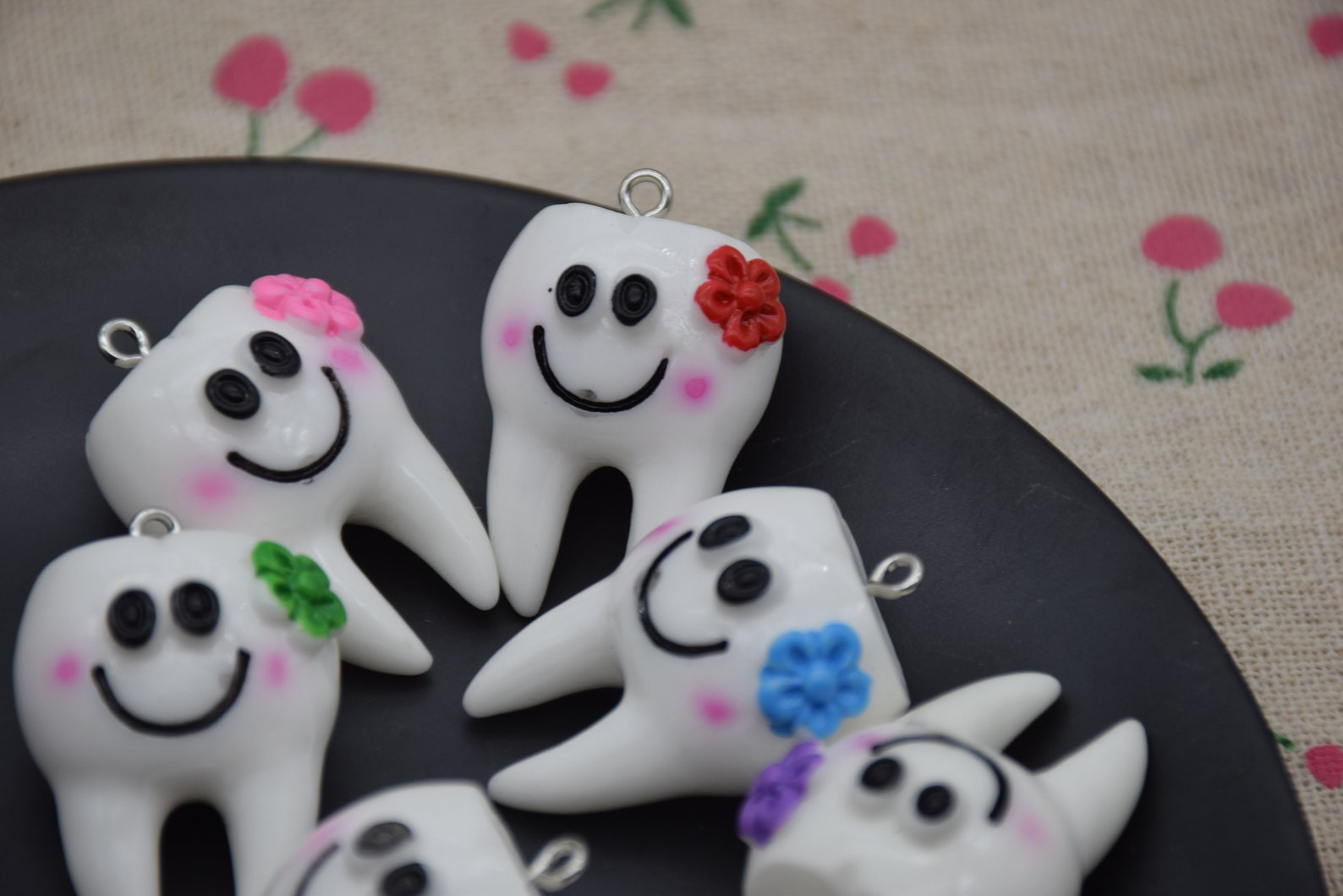 10 Resin Adorable False Teeth Charm Earring Necklace Bracelet Bead ...