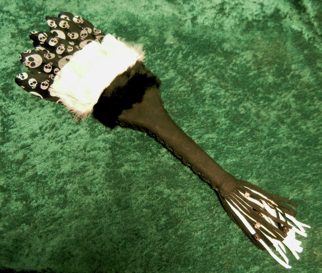 Skull 5 Feather Ritual Fan, Black & White, Goose, Turkey Feathers, Deer ...