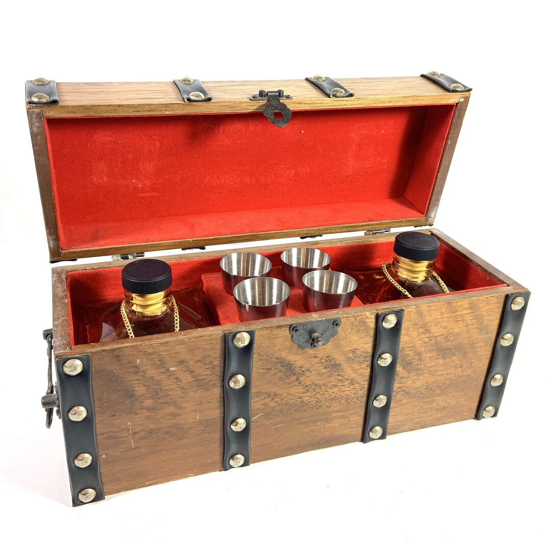Vintage 1970s Pirate Bar Set With 2 Decanters and 4 Shot Glasses in ...