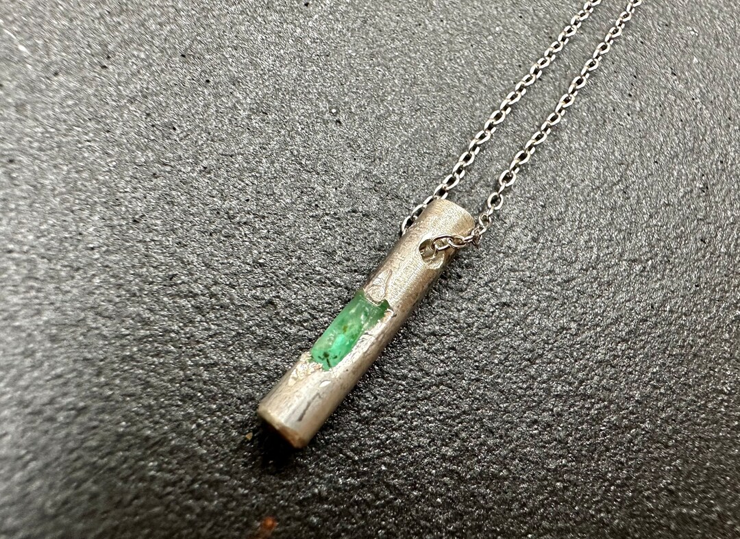 925 Silver Round Bar Tarnished Pendant With Natural Emerald Gemstone ...