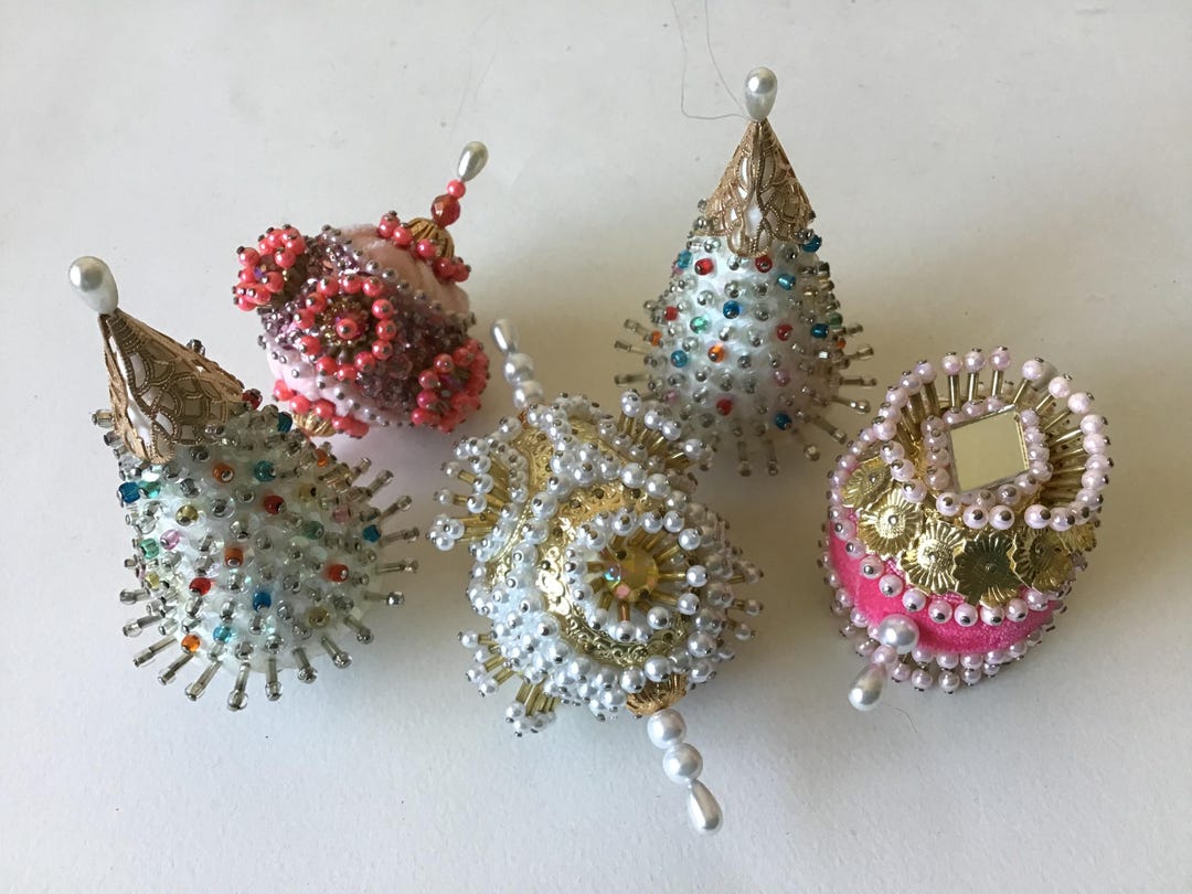 Vintage Five Christmas Beaded Push Pin Sequin Fancy Ornaments - Etsy