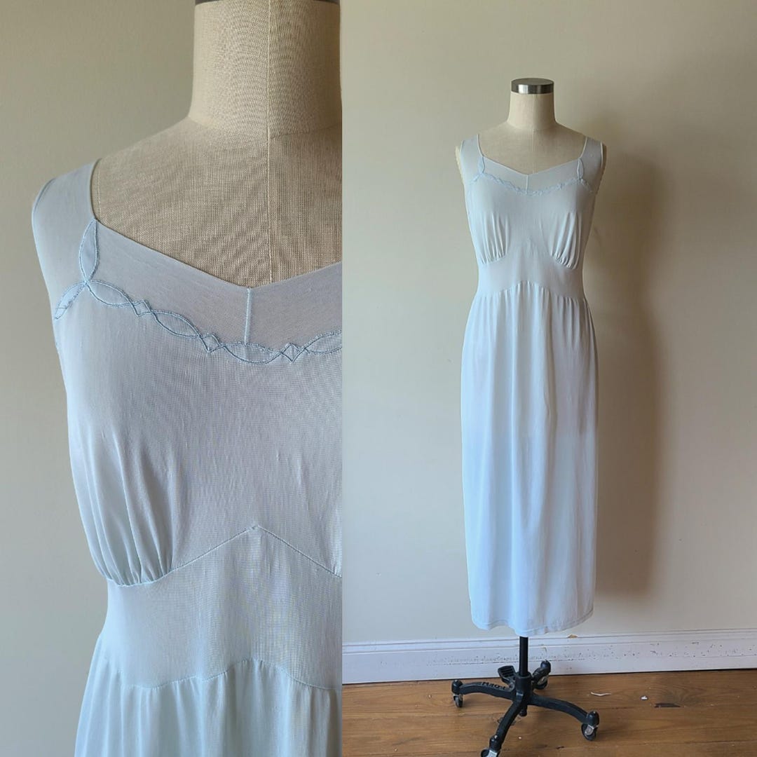 50's Long Gown / Pale Blue Nylon Negligee / Ballerina Style Gown Size ...