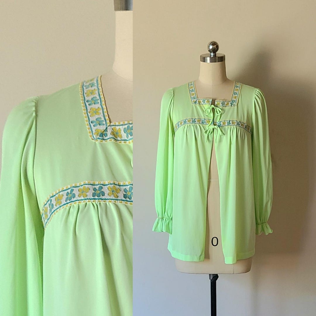 60's Bed Jacket / Mod Mint Green Nylon Bed Jacket With Flower Power ...