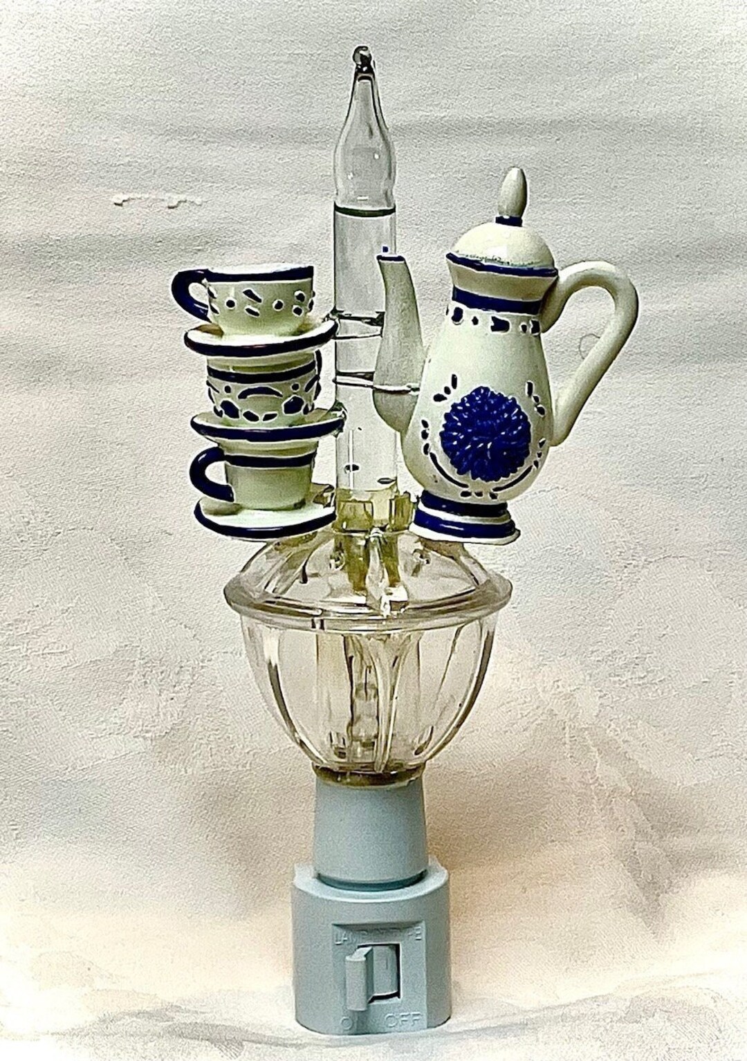 Miniature Teapot & 3 Tea Cups Bubble Lamp - Afternoon Tea Bubble Light ...