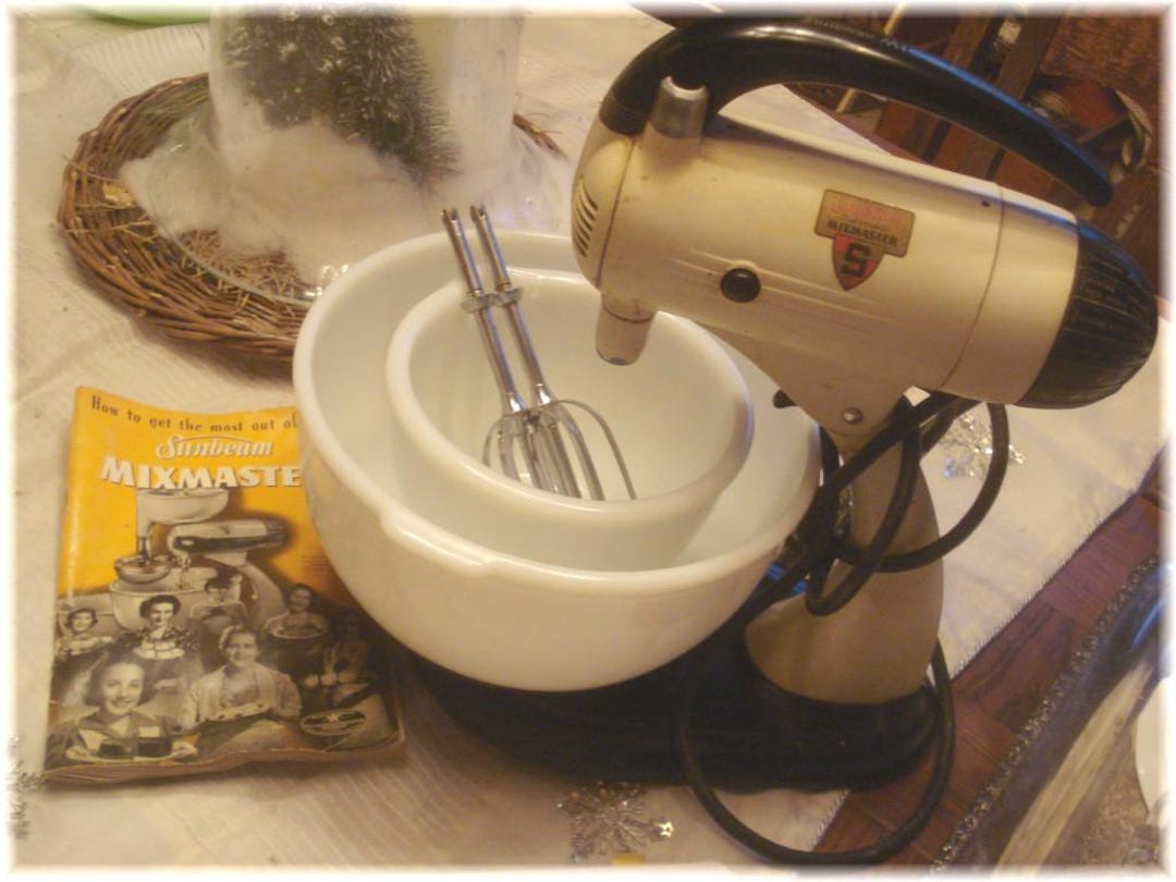 Sunbeam Mixmaster Model 7b Complete With Paddles, Both Size Bowls and ...