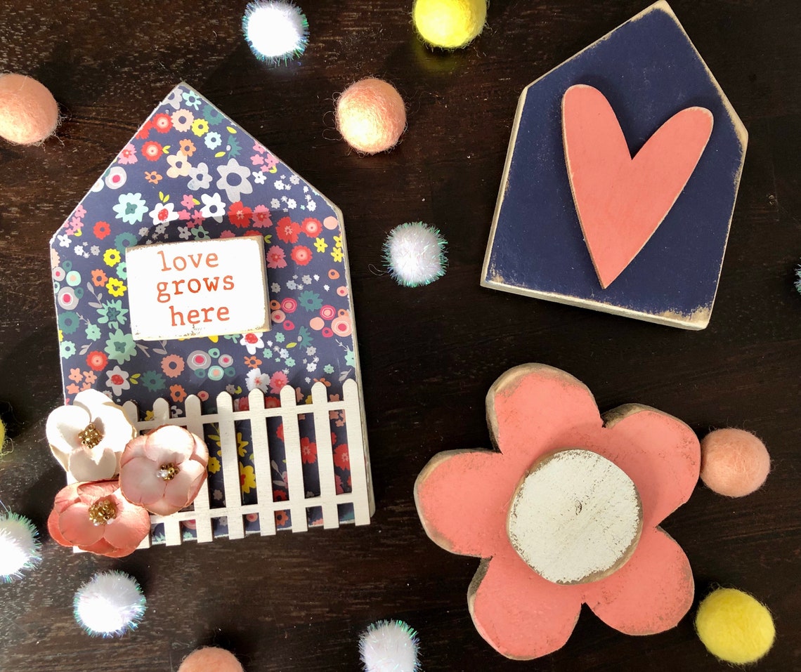 Set of 3 Houses and Flower Houses, Love Lives Here, Tiered Tray Decor ...