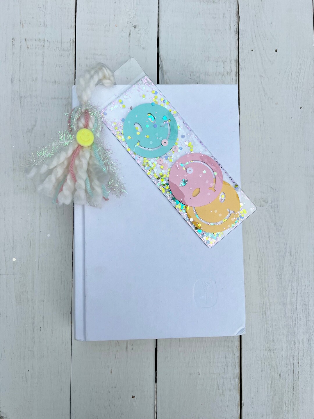Smiley Face Glitter Shaker Bookmark, Tassel Bookmark - Etsy