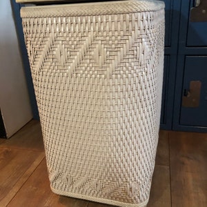 Midcentury Small Wicker Hamper - Etsy