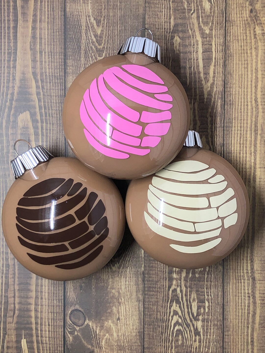 Concha Holiday Ornament - Etsy