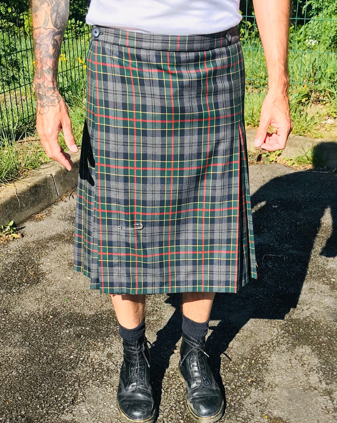 Kilt Tartan Sewn and Pleated Hand Kilt Scottish Fabric Unique French ...