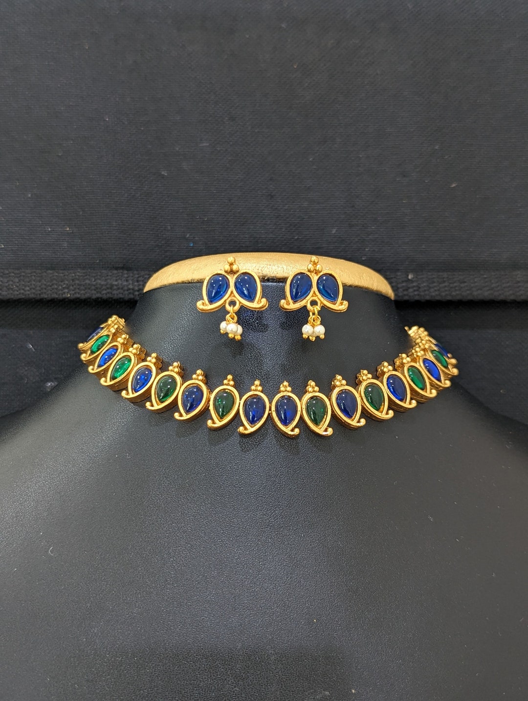Classic Mango Design Blue Green Kemp Choker Necklace and Stud Earrings ...
