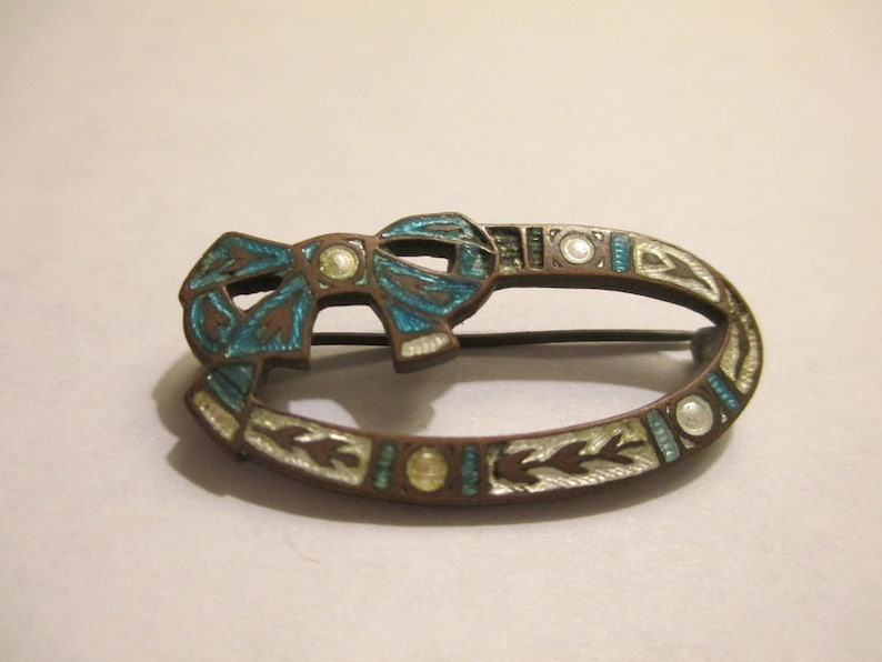 Enameled Pin Victorian Era - Etsy